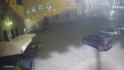 Volterra - Piazza dei Priori, Italy - Webcams