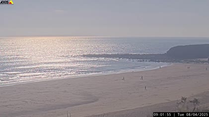 Tynemouth - Long Sands Beach, United Kingdom - Webcams