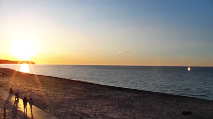 Beach with promenade, Wladyslawowo - Webcams